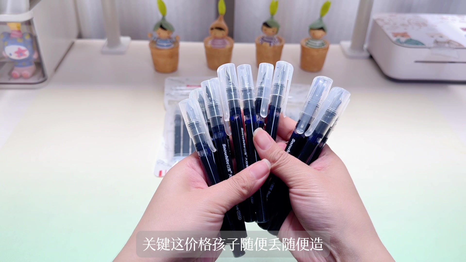 白雪家的直液式钢笔真的是又便宜又好用,不用吸墨水不用换墨囊,书写...