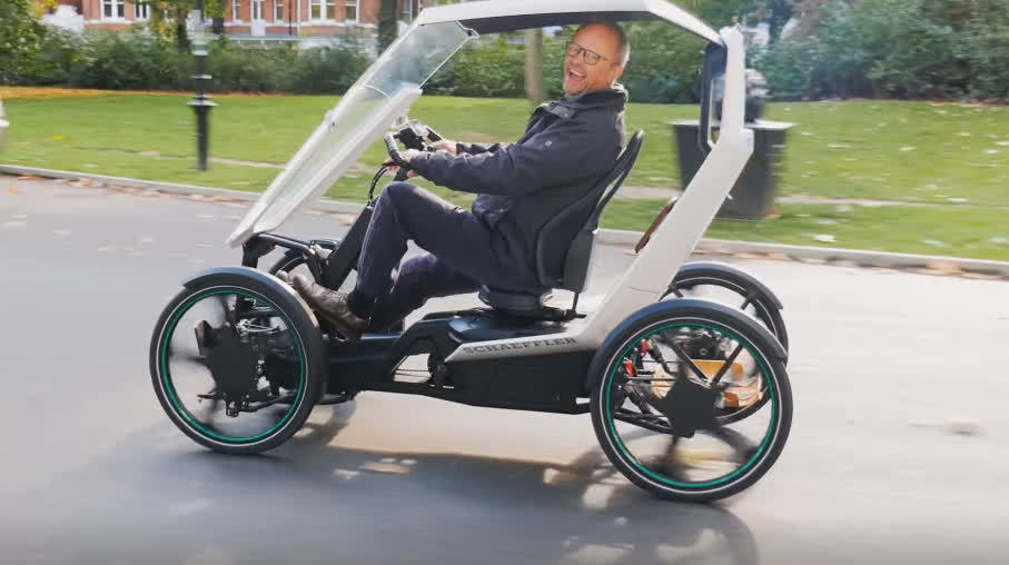 世界首辆“新型电动车”出世,公路海滩都能跑,群众表示想要拥有