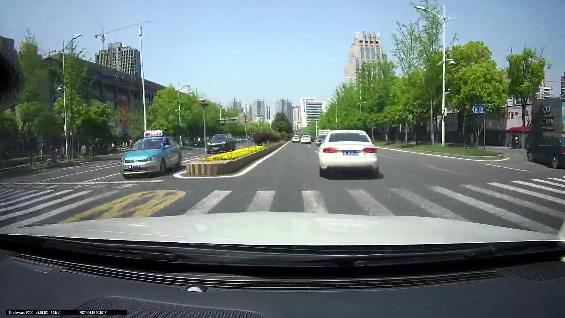 109ford 福特金牛座 前方奥迪切车道判断碰撞预警自动刹车