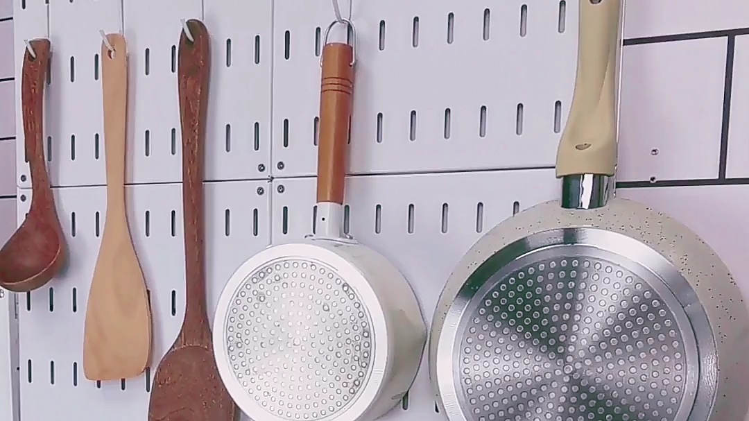 在厨房变个魔术,让厨具在墙上跳舞