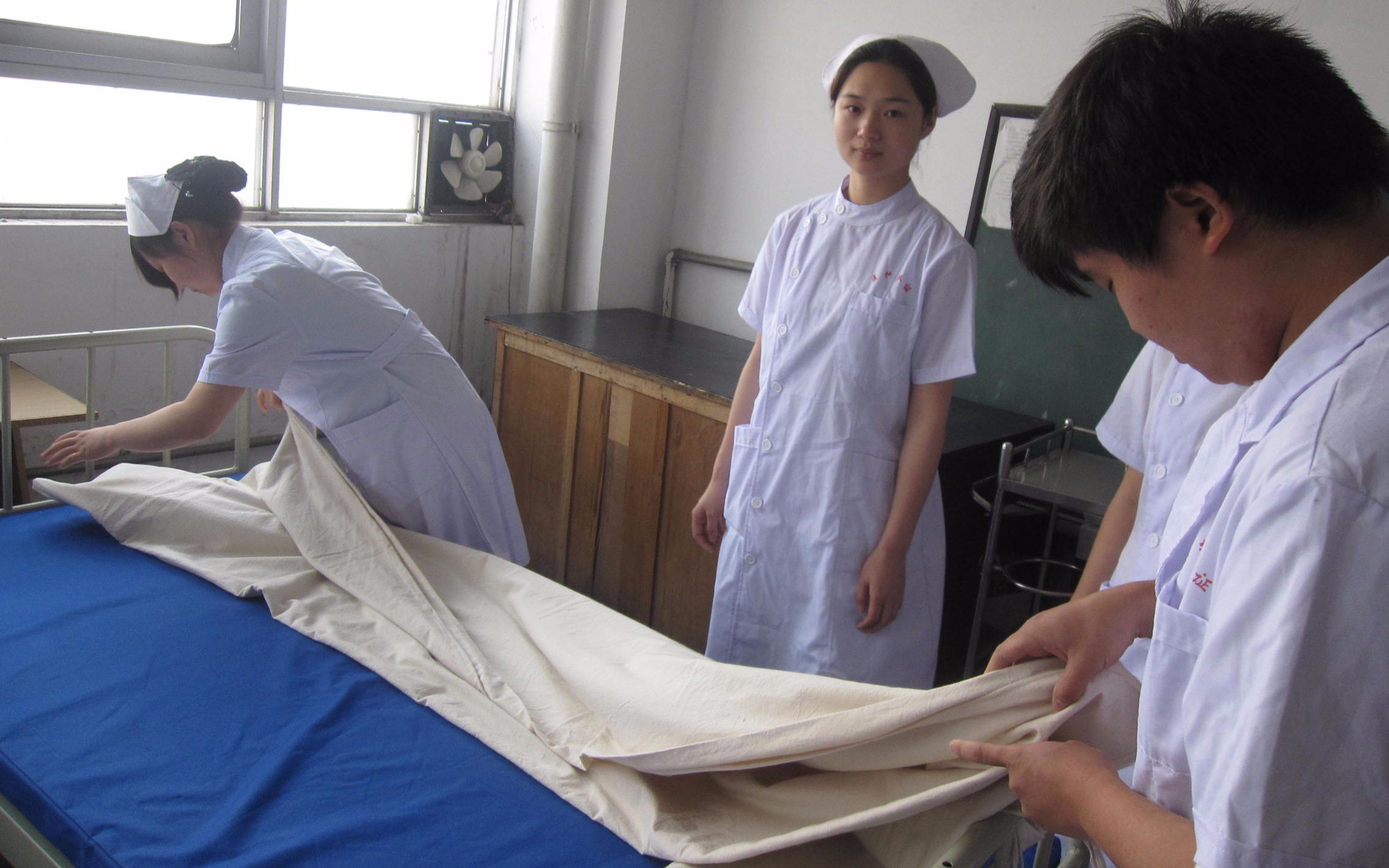 逝世病人用过的床单被褥,医院都怎么处理了?终于解开我多年谜团