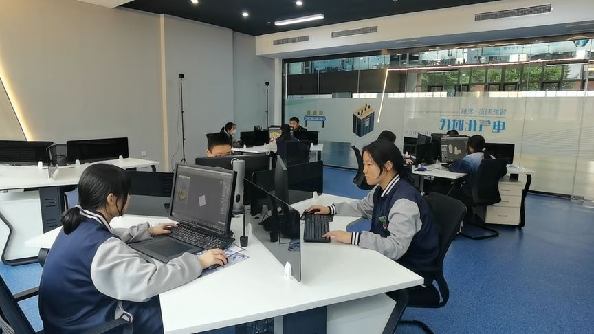 新的VR实训室,你看怎么样?
