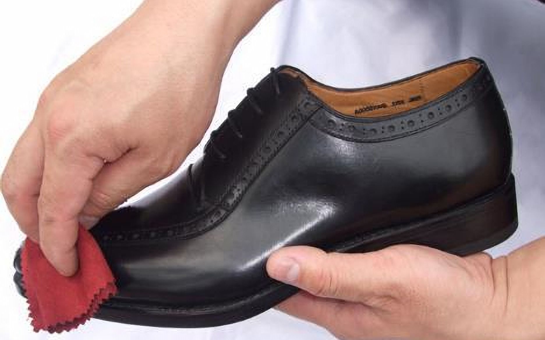 皮鞋如何保养能保持光亮?买鞋老板教我一招,保养皮鞋就靠它了