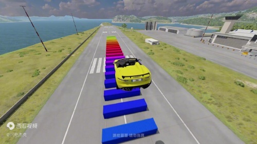 车祸模拟器:哪辆车能飞跃50个彩色集装箱?