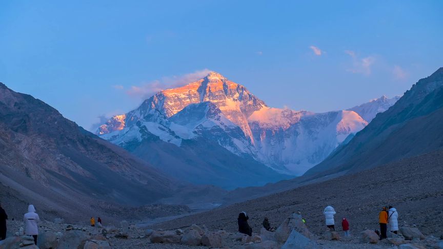 在不缺信仰的地方守望世界之巅,珠峰是堵人间遮不住的光!