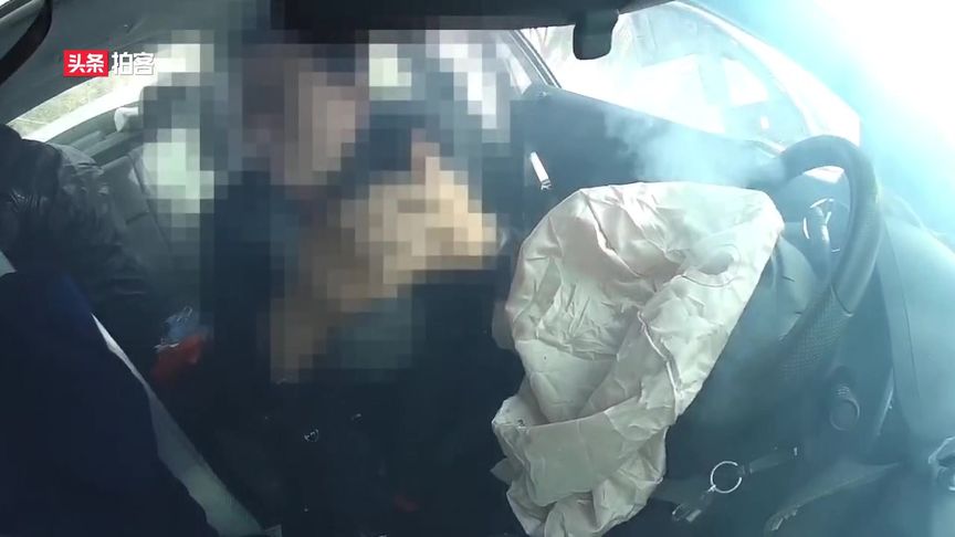 第一视角:司机开车谈笑风生,伸手打开车窗那一刻,悲剧发生了