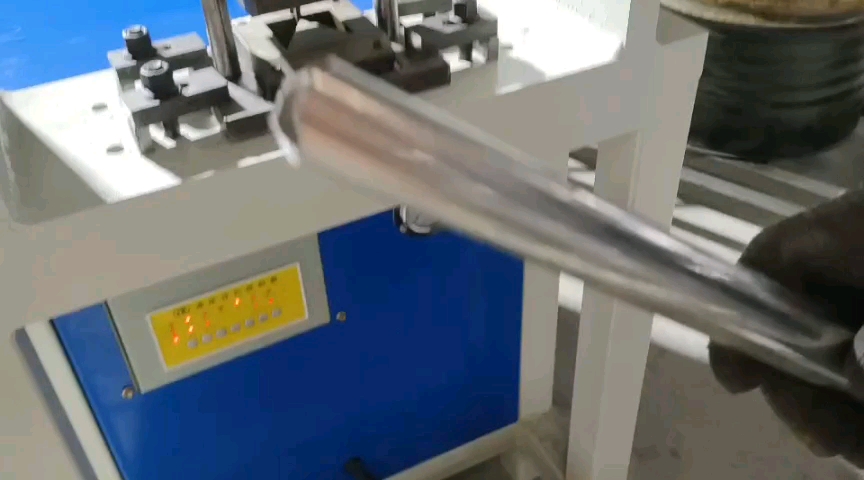 护栏方管圆管压枪尖模具