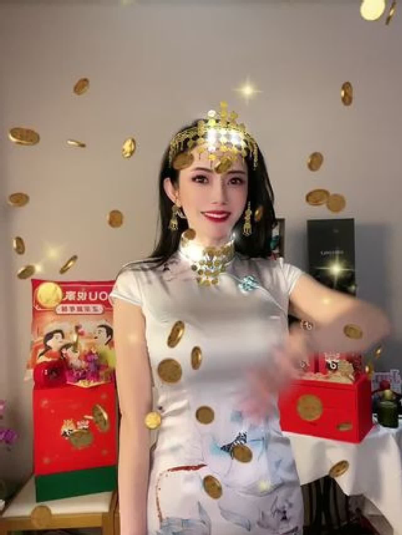 #抓钱舞 大年初五迎财神来个抓舞今天晚上八点,继续在我#来云过年 ...