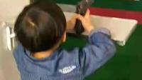 带小朋友体验靶场电子模拟射击训练