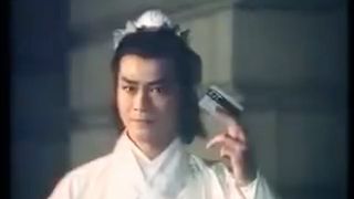 香港第一部自动柜员机跟取款卡。1980年请郑少秋做广告,得奖了