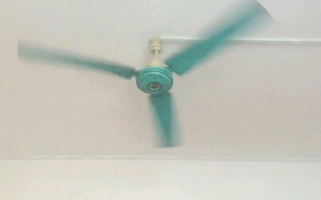 看小白如何手忙脚乱拆修吊扇,还好苍天不负有心人