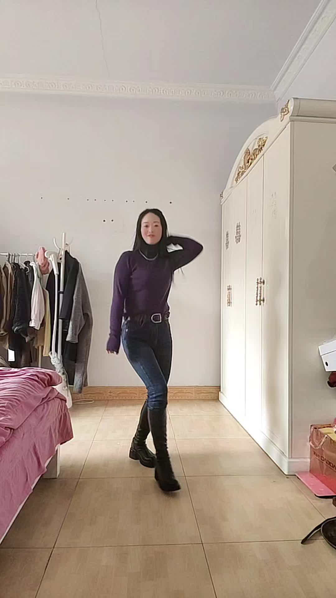 休假啦,每个周单休一天#看过来 #活动筋骨 #跳舞我爱跳舞我爱跳舞 #...