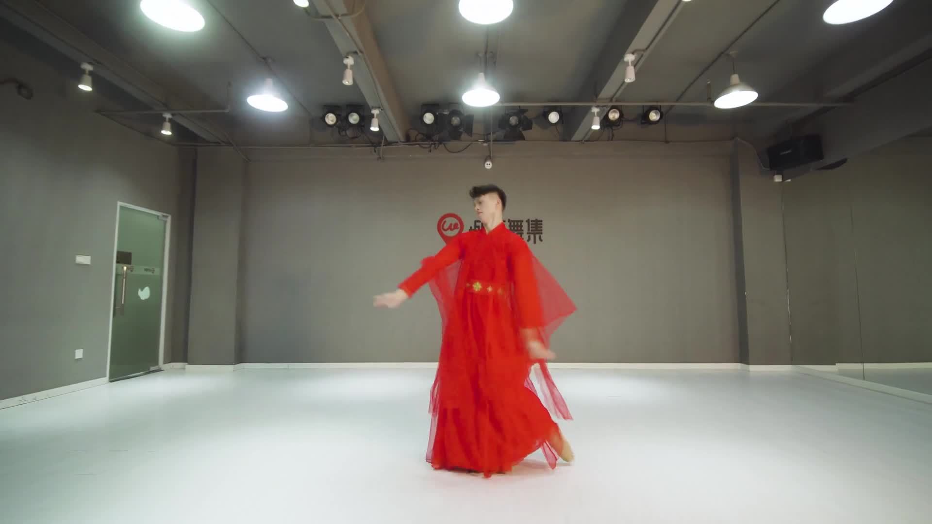 舞蹈《我爱你中国》,还想给祖国再过.