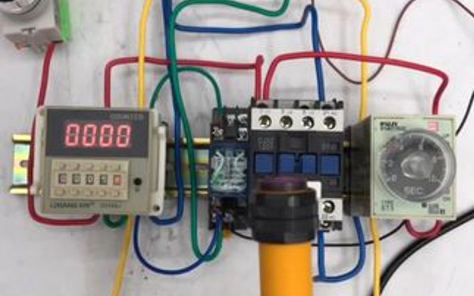 计数器自动复位电路实物接线,零基础学电工啦!每晚八点直播!