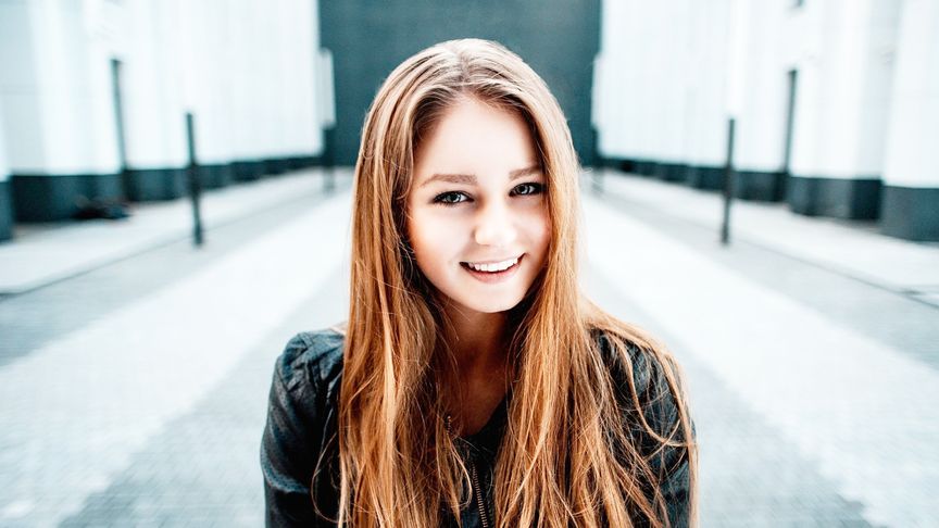 看国外美女老师教你如何使用HOW COME