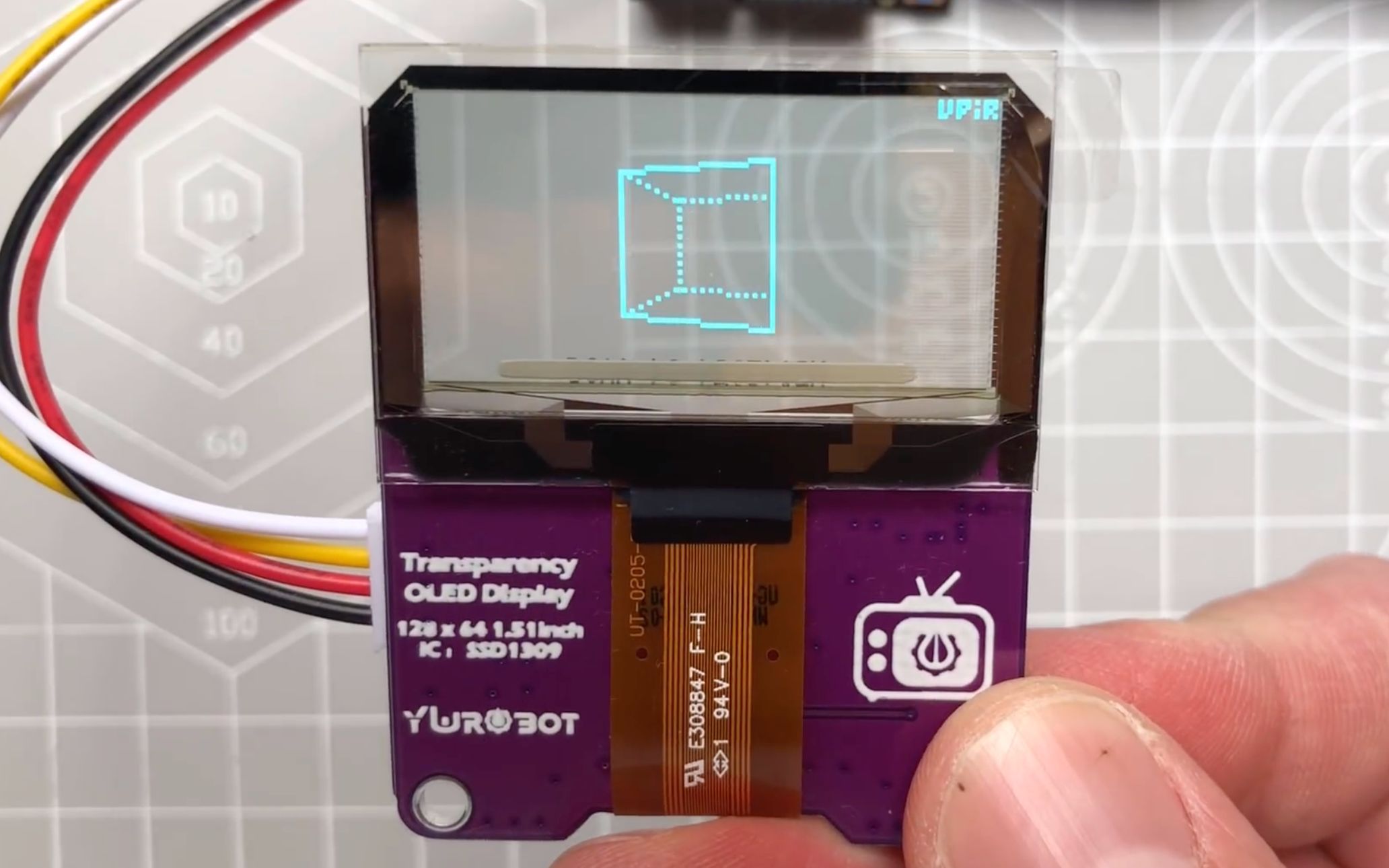 [upir] 透明OLED显示绘制3D立方体