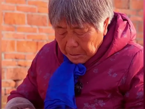 兄弟之间的情感是特殊的,因为不会表达常常词不达意有所误解 (1)