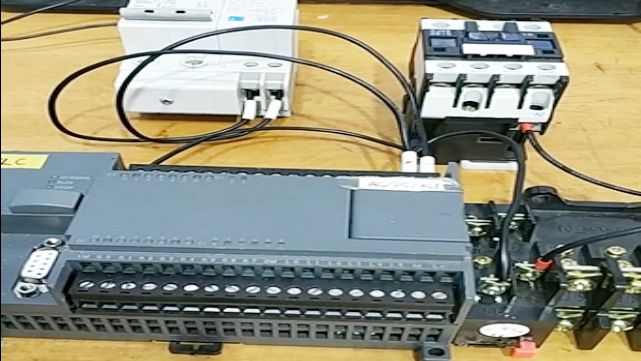 PLC控制接触器与热继电器,控制电路怎么接线?需要的拿去~