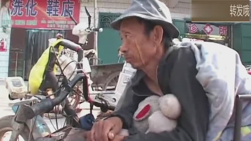 残疾老人的励志故事,催人泪下