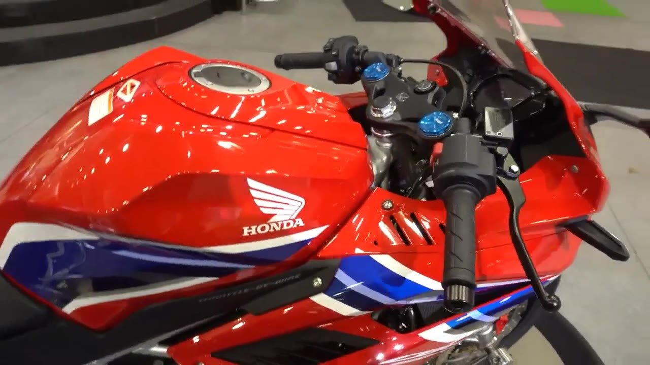 地表最强的量产250摩托车,本田CBR250RR