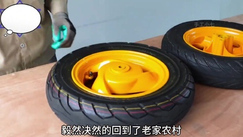 真是民间出高手,小伙利用空心方管自制豪华电动三轮车,成品太帅了
