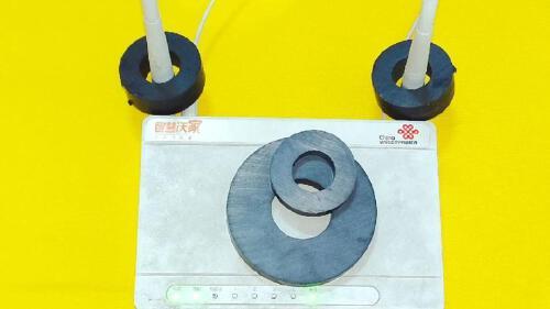 路由器上套一块吸铁石,WiFi信号立马会增强100倍?现场测试一下