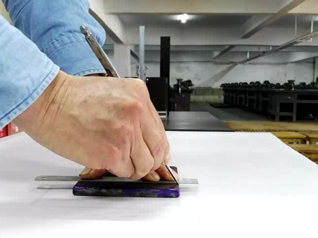 划线——划针操作要点