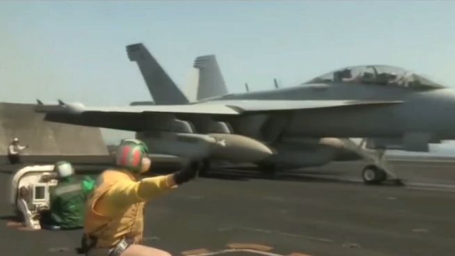 南海撞机事件,美军拒绝道歉。美机被大卸八块儿。