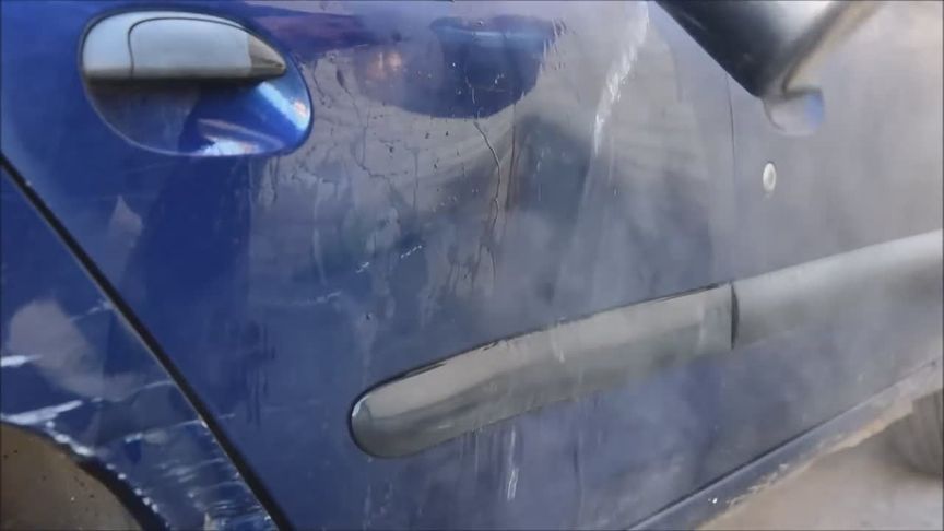 一盆热水一个马桶塞修复车门凹陷 省下一箱油钱