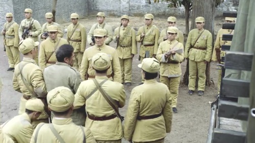 特赦1959:杜聿明被各种测量,梁护士看不下去,请求找个担架