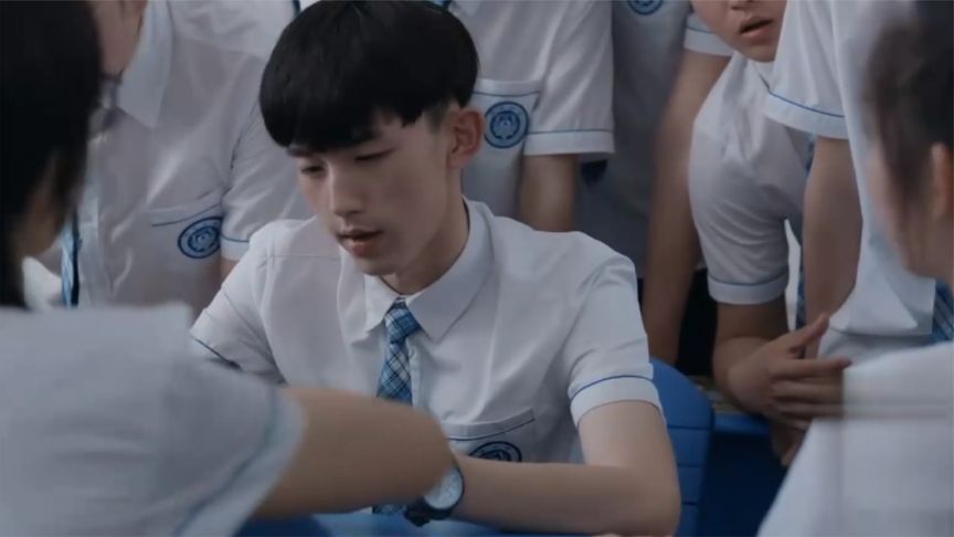 少年派:老师教学生用计算器,谁知学霸回编程,用计算器打游戏