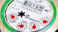 怎么看水表和电表?抄表师傅教你一招,自己看明白,再不花冤枉钱