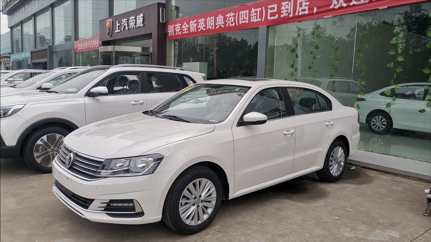 大众朗逸启航版,自动挡裸车7万多,一箱油1000公里,这车怎样?