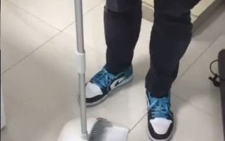 扫把簸箕手柄的旋转视频