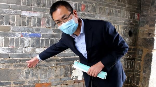 思政课老师开直播,为学生讲解家乡古城