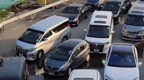 香港大佬喜欢日系车,期间只有一台国产电动车!