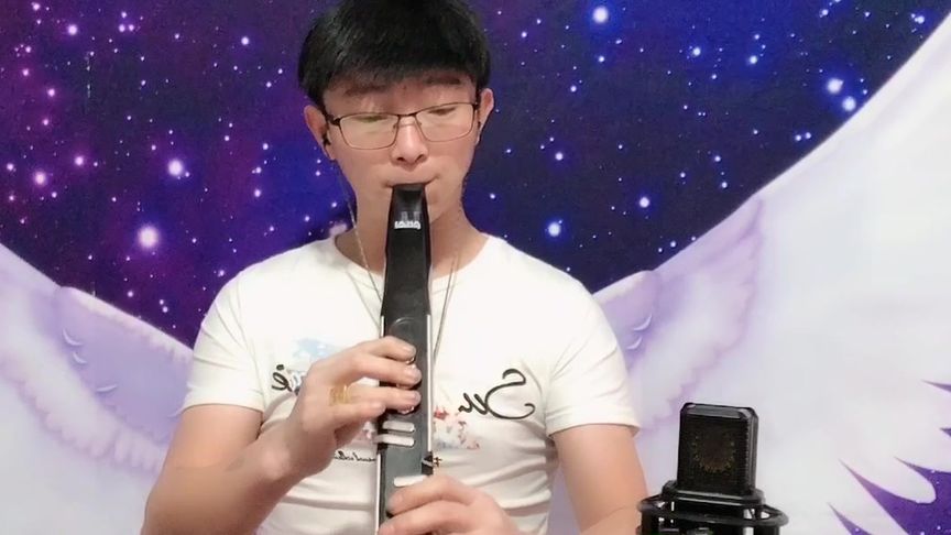 模仿一百种乐器的电吹管演奏青青河边草太完美了