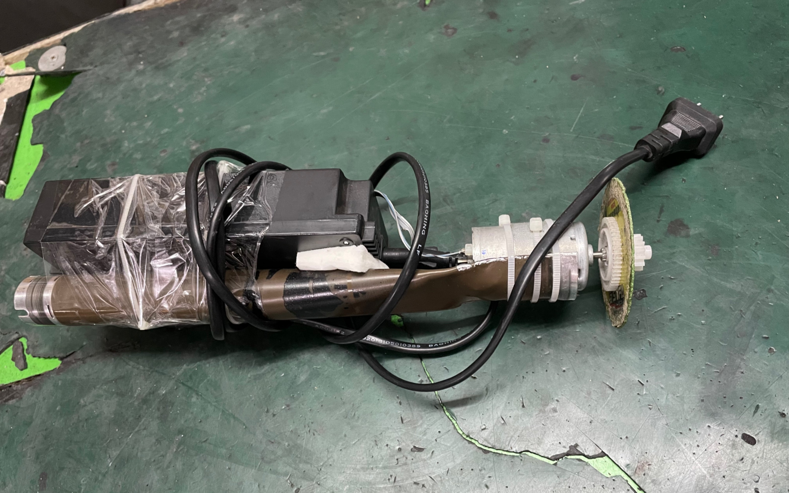 闲来无事用坏的十字批头磨个维修工具 用打印机旧配件做个砂轮机