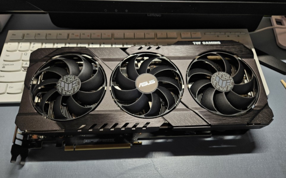 华硕3070TUF新卡到货啦,大佬们看看金手指怎么样?