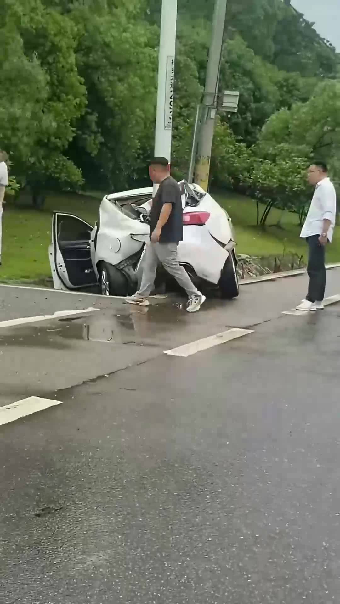 CPU都干烧了,都不知道是怎么开进去的
