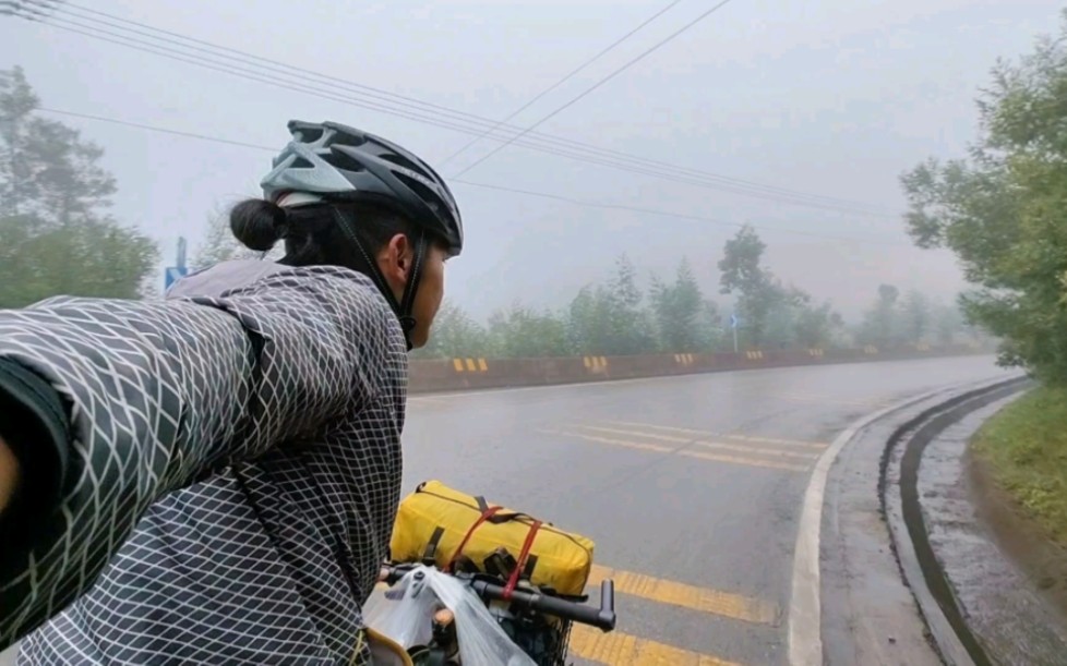 原计划挑战一天骑200km到大理 骑一半多出现了那个男人