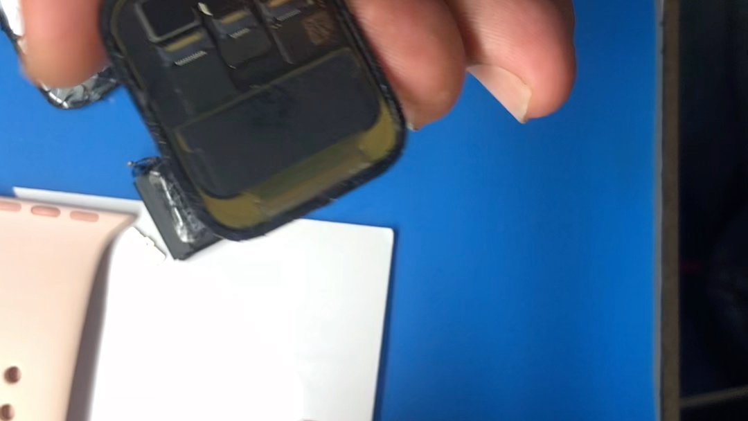 苹果手表维修apple watch s4客户自己换电池还是不开机检测nfc模块...