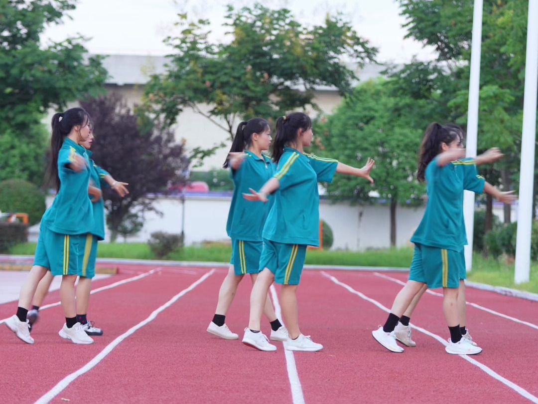 帅就完了,属于国标艺考女孩的青春表演时刻#拉丁舞#国标女孩#世际...