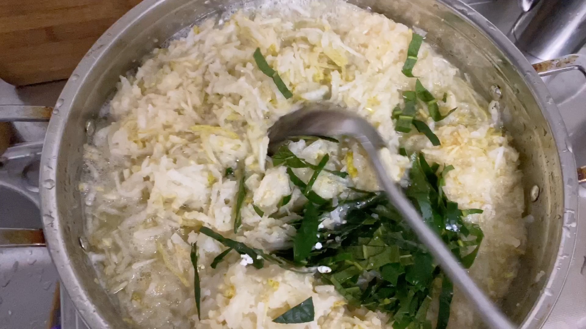 梨膏糖川贝枇杷梨膏糖,第一次做梨膏糖,其实味道有点像麦芽糖