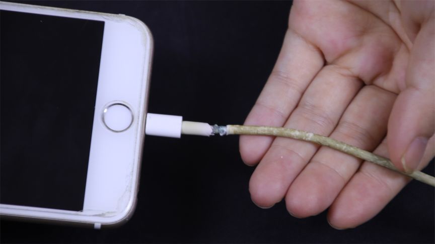 手机数据线坏了不用花钱买,只需一根绳子就能修复,既省钱又实用