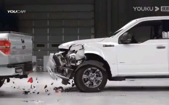 ...2014 福特 F-150 (钢制车身) 正面10%偏置低速追尾测试(驾驶侧) iihs