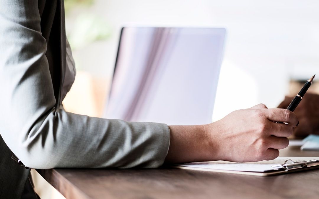 交保费里的门道:是一次交清还是分期交?分不清要亏钱!