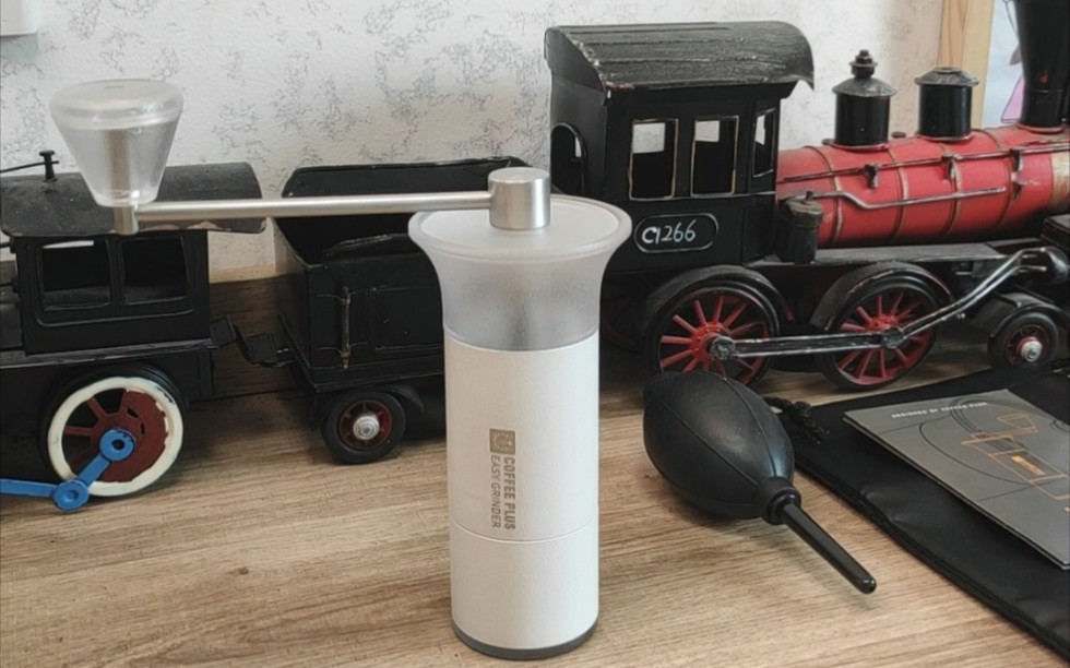 Coffee Plus EC 一台很贴心的咖啡手摇磨豆机