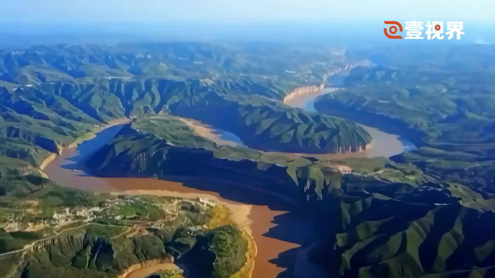 植树造林,一头连着绿水青山,一头连着民生福祉。众人植树树成林。习...