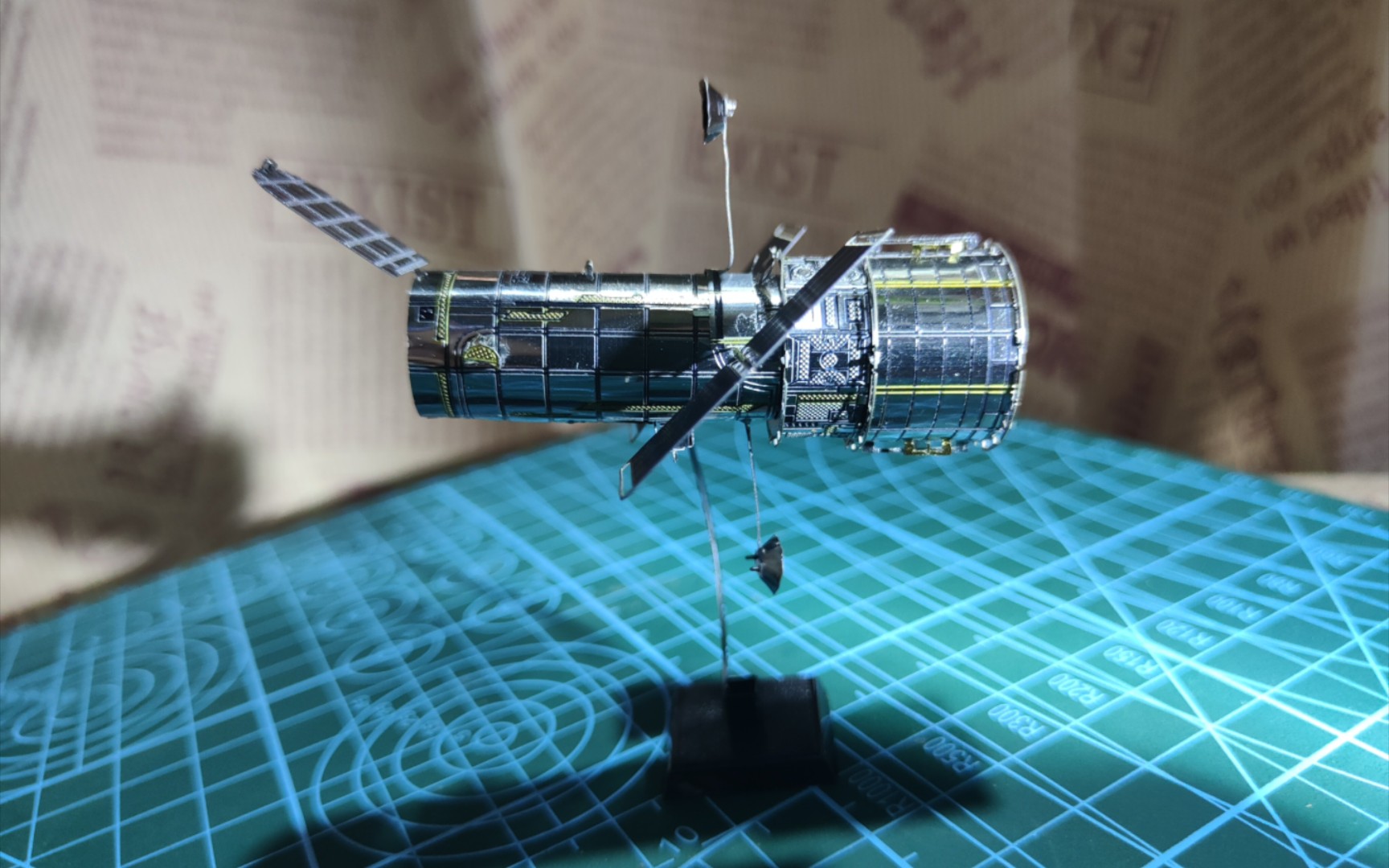 哈勃太空望远镜金属拼装模型及科普